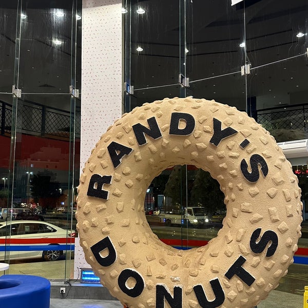 Randys Donuts - Donut Shop in Jeddah