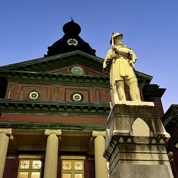 Newnan Court Square - Downtown Newnan - 9 tips from 621 visitors