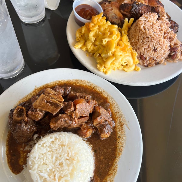 Clives Cafe - Caribbean Restaurant in Little Haiti