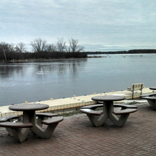 Bahama's Lounge - Stevens Point, WI