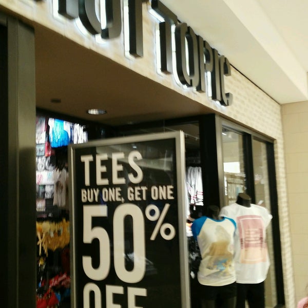 Hot Topic @ Rivercenter - Clothing Store in Downtown San Antonio