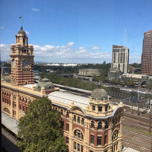 Victoria University: City Flinders Campus - University in Melbourne