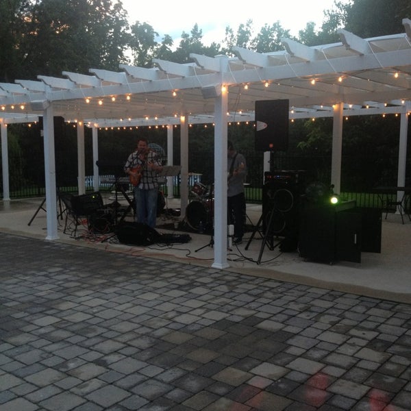 The Trellis Outdoor Bar & Patio - Bar