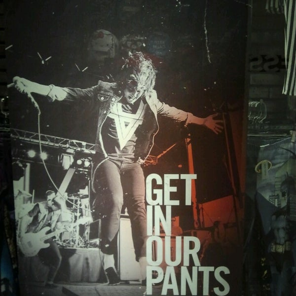 Hot Topic - Clothing Store