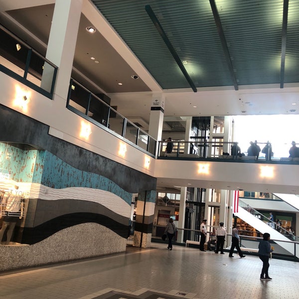 Photos at Anchorage 5th Avenue Mall - Shopping Mall in Downtown Anchorage