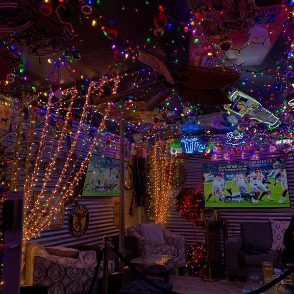 Photos at Giligin's Sand Bar & Shrimp Hut and Chuey's Midget Dwarf Bar ...