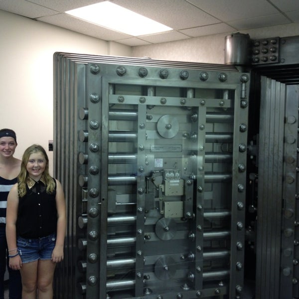 BMO Bank Of Montreal - Portage and Main - Winnipeg, MB