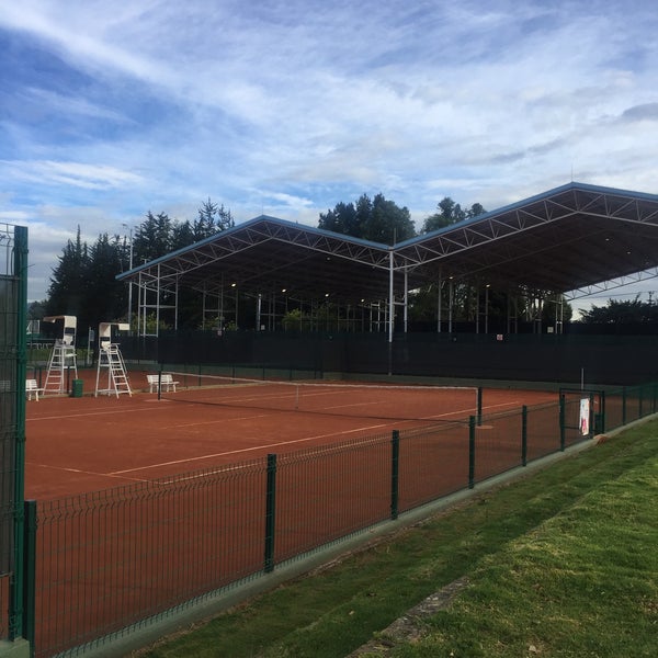 Campos de tenis de Compensar - 4 tips from 118 visitors