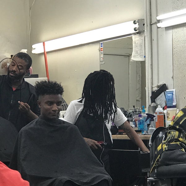 Lee's Barber Shop - Salon / Barbershop in District of Columbia