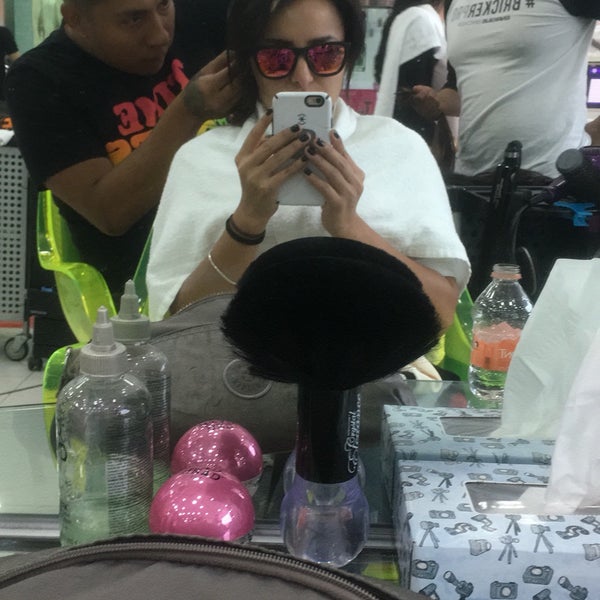 Robin by Enrique Bricker - Juárez - 65 tips