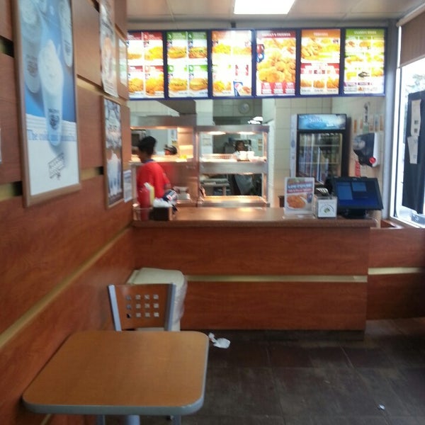 Church's Chicken - Churchill Roosevelt Hwy, Arouca