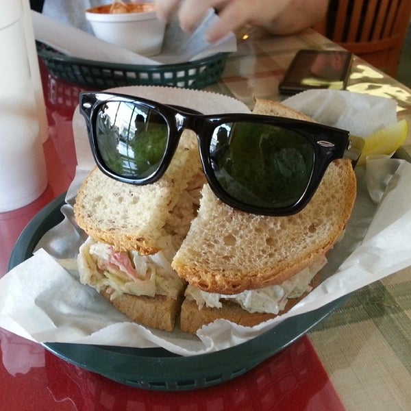 Barrow's Gourmet Deli - Sandwich Spot in Tampa