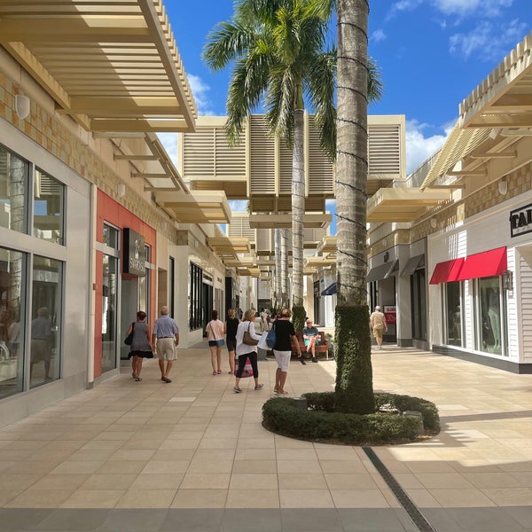 Waterside Shops - Shopping Mall in Naples