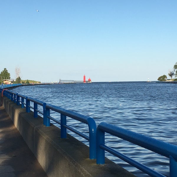 Grand Haven Lighthouse Connector Park - 679-699 S Harbor Dr