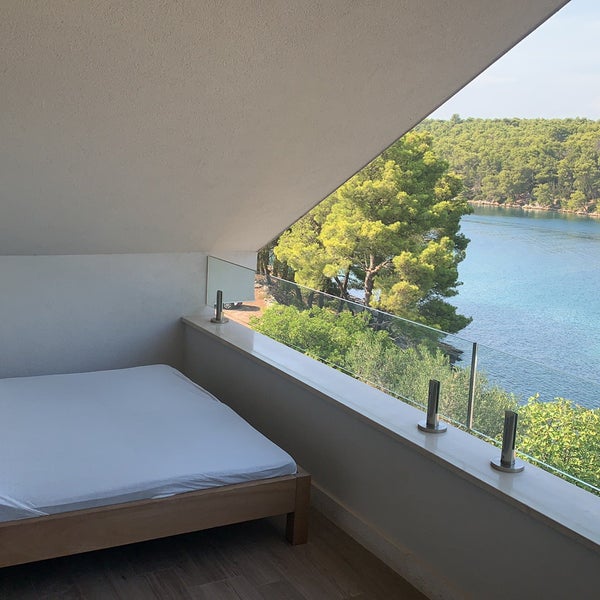 Jelsa beach