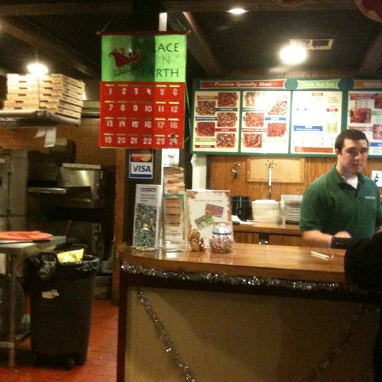 Round Table Pizza - Pizzeria