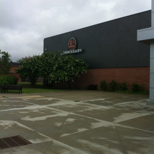 Photos at Fort Meade Commissary - 17 tips