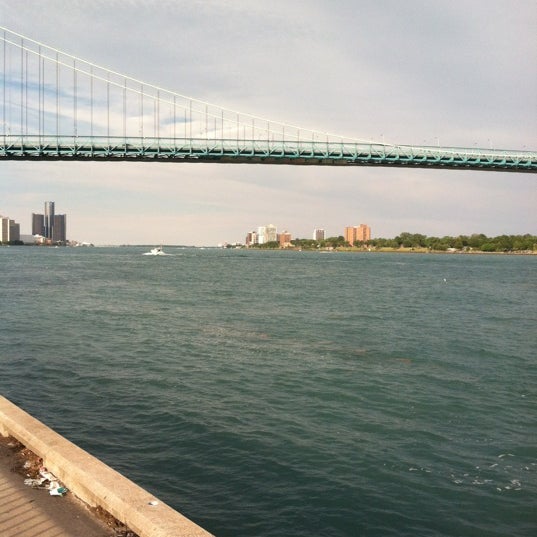 Riverside Park Boat Launch - Detroit, MI