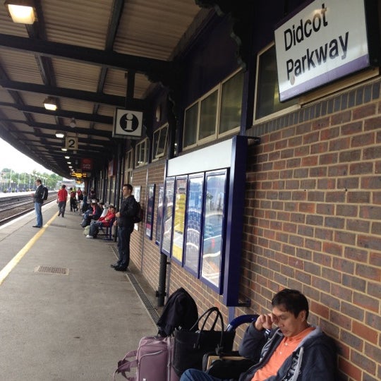 Didcot Parkway Railway Station (DID) - Station Rd