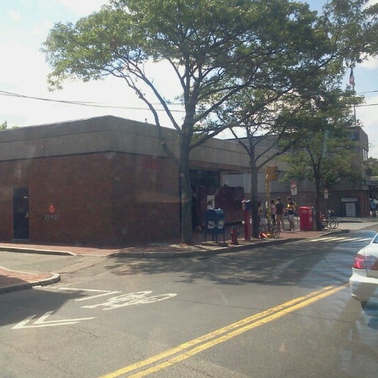 Davis Square Busway - Bus Station in Davis Square