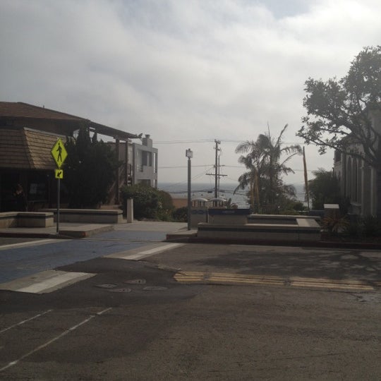 Ocean Express Trolley Stop# 7 Manhattan Beach Pier - Bus Line in ...