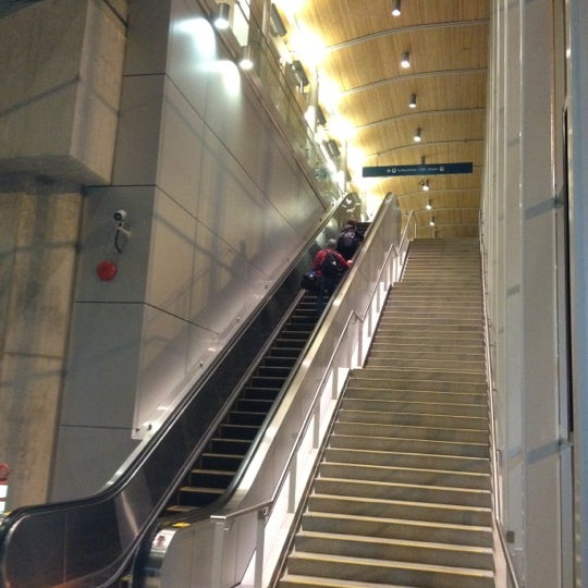 Photos at Lansdowne SkyTrain Station - City Centre - Richmond, BC