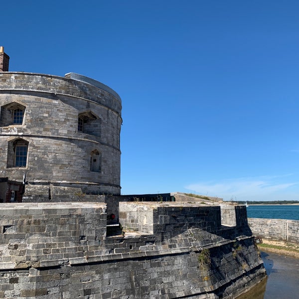 Calshot Castle - Castle