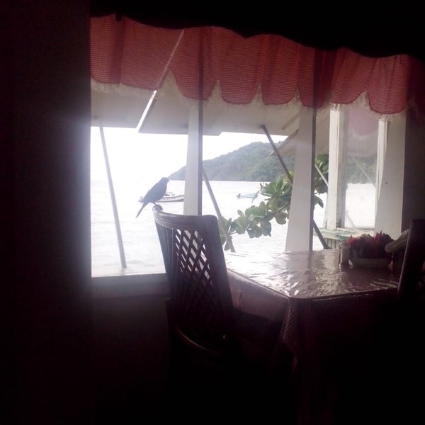 Jemma's Treehouse Restaurant - Windward road