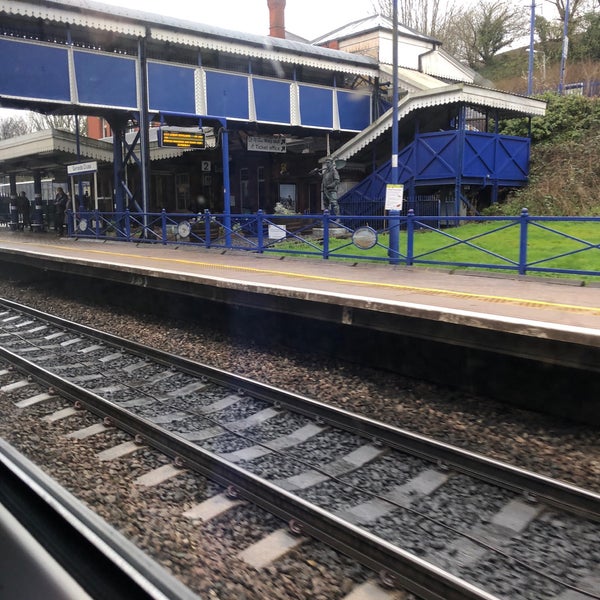 Gerrards Cross Railway Station (GER) - 9 tips from 977 visitors
