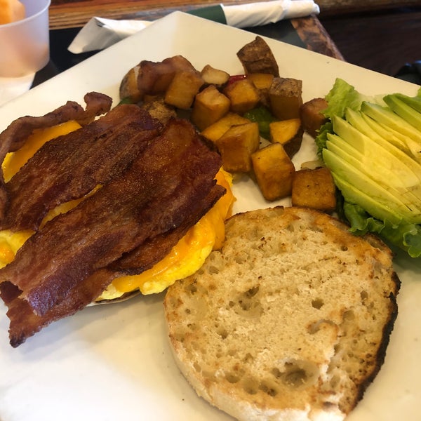 South Riding Inn Bar and Grill - American Restaurant