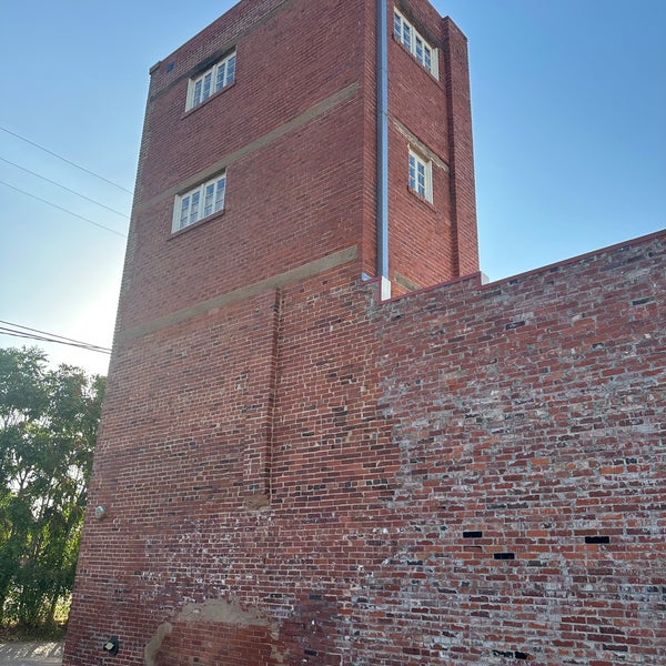 Worlds Smallest Skyscraper - Monument