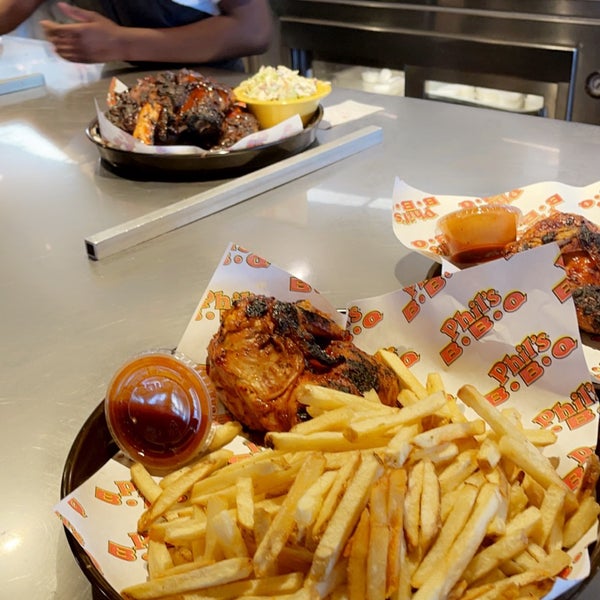 Phil's BBQ (Now Closed) - BBQ Joint in San Diego