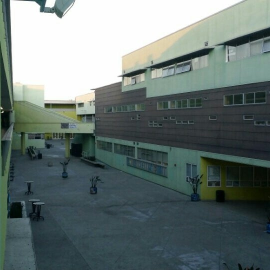 West Adams Preparatory High School - School in Los Angeles