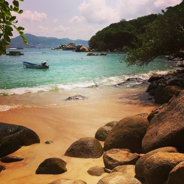 Isla de la Roqueta - Island in Acapulco