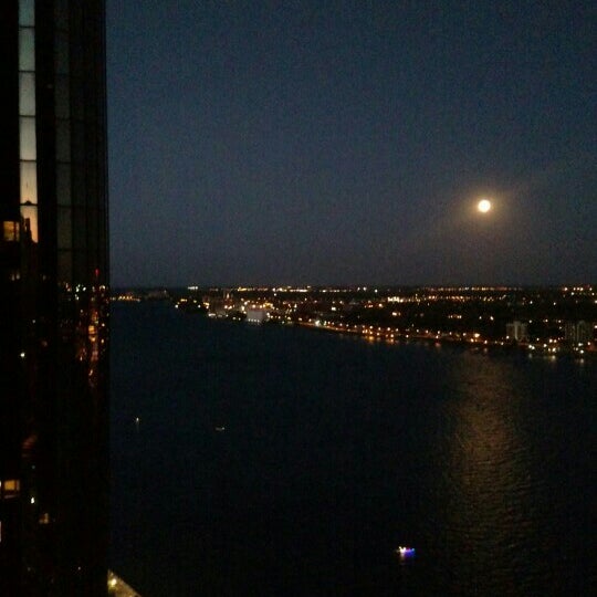 Tower 400 Renaissance Center - Downtown Detroit - Detroit, MI