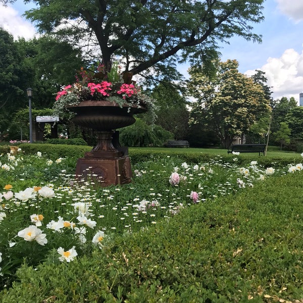 Thomas Lowry Park - Lowry Hill - 900 Douglas Ave S