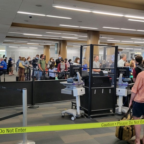 TSA Security Checkpoint - San Francisco International Airport - 24 tips ...