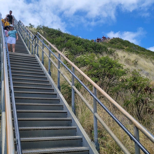 Diamond Head Mountain Steps