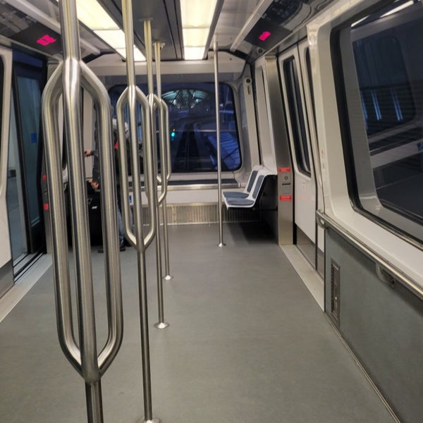 SFO AirTrain Station - International Terminal G - Airport Tram Station