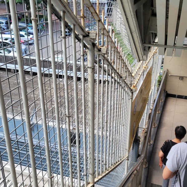 MTR University Station - Rail Station in 中文大学