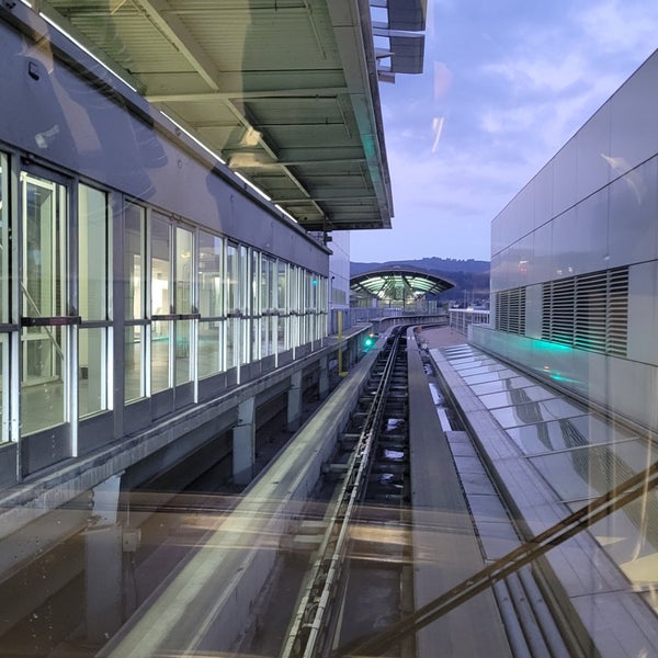 SFO AirTrain Station - International Terminal G - Airport Tram Station