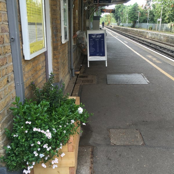 Thames Ditton Railway Station (THD) - Rail Station