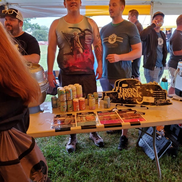 Fox's Drug Store - Drugstore