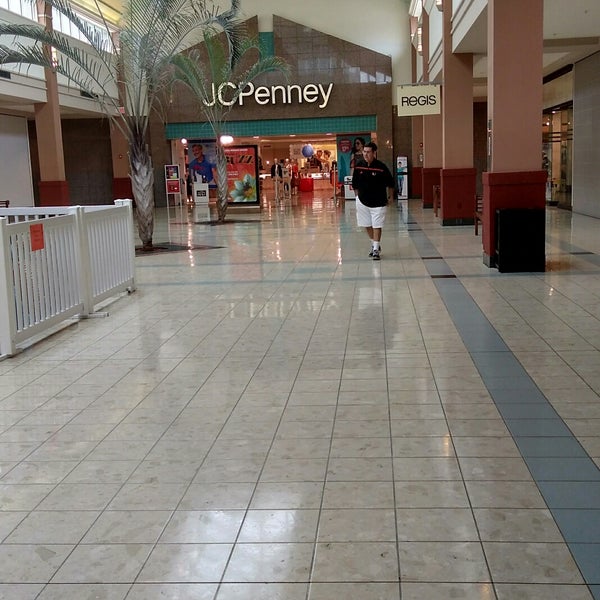 Photos at Pembroke Lakes Mall - Shopping Mall in Pembroke Pines