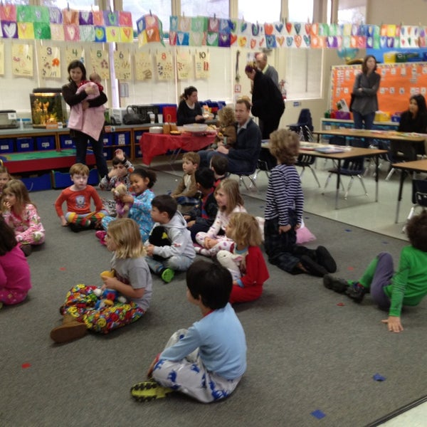 Escondido Elementary School - Elementary School in Stanford