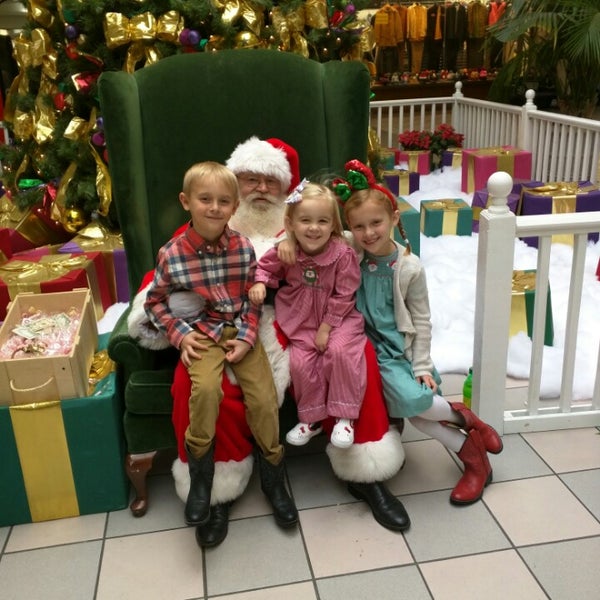 Santa at Dutch Square (Now Closed) - Photography Studio in Columbia