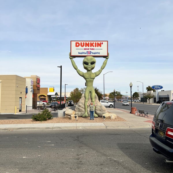 Dunkin' - 71 visitors