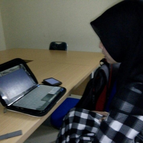 Gedung Rektorat UTM (Graha Utama) - College Administrative Building