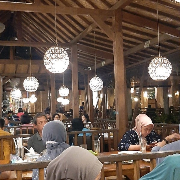 Rumah Makan Gurih7, Jl.Pajajaran 102, Bogor