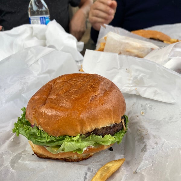 Izzy's Burger Spa - 9 tips from 540 visitors